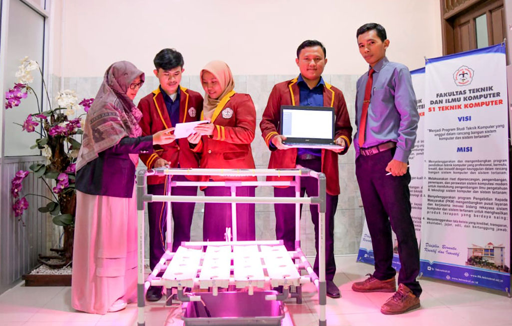 Juara 3 Lomba Internet Of Things (IoT) Technocorner UGM 2022 – Teknik Komputer